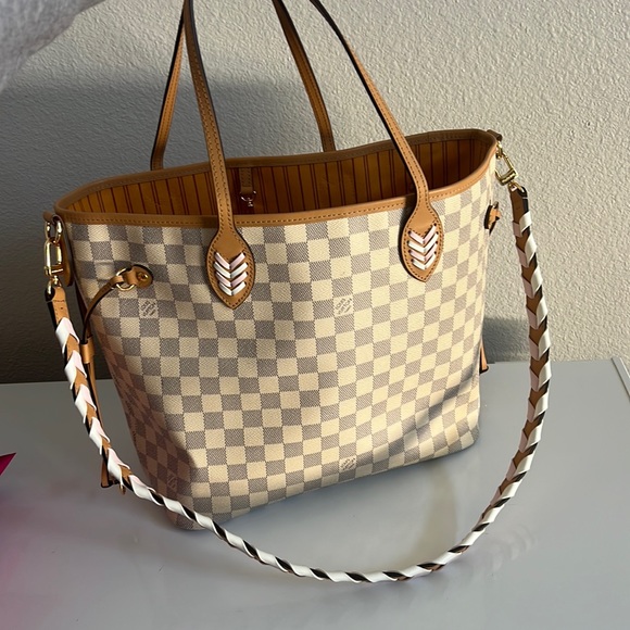 Louis Vuitton | Bags | Louis Vuitton Neverfull Purse And Clutch | Poshmark